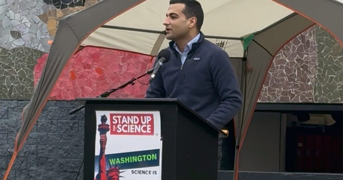 Justin Gill stands up for science - WSNA